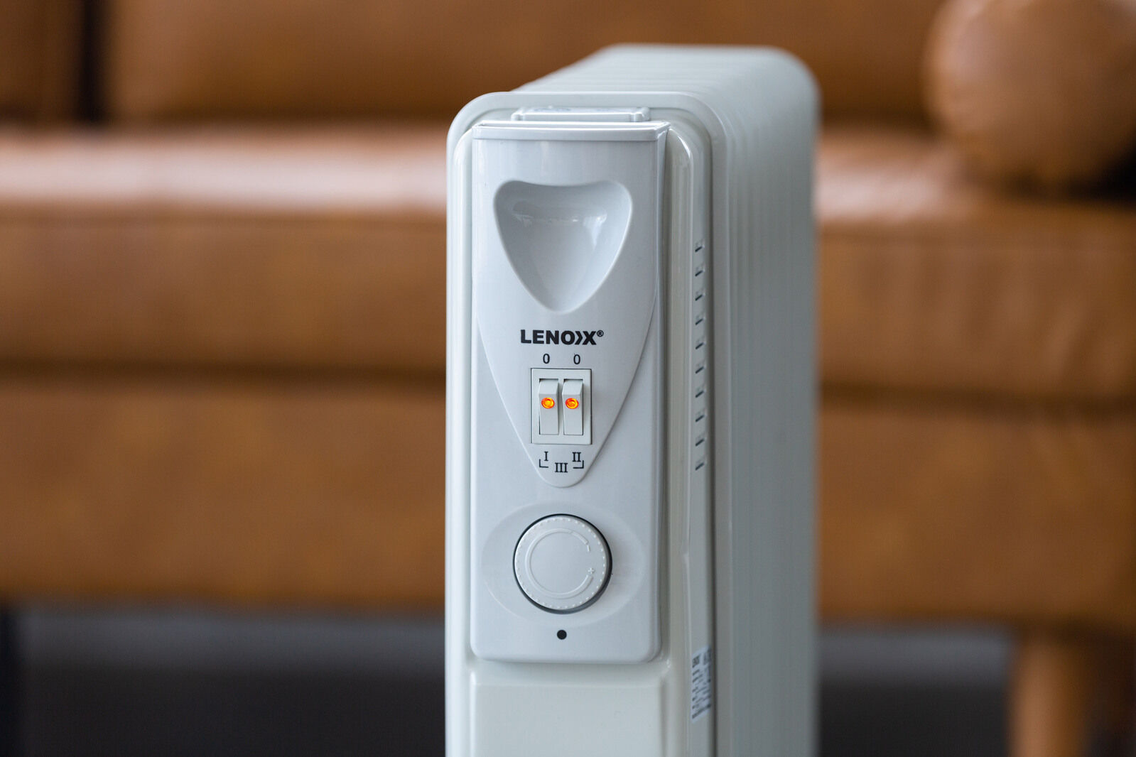 11-Fin Oil Column Heater 2400W w/ 3 Heat Settings & Wheels - Lenoxx